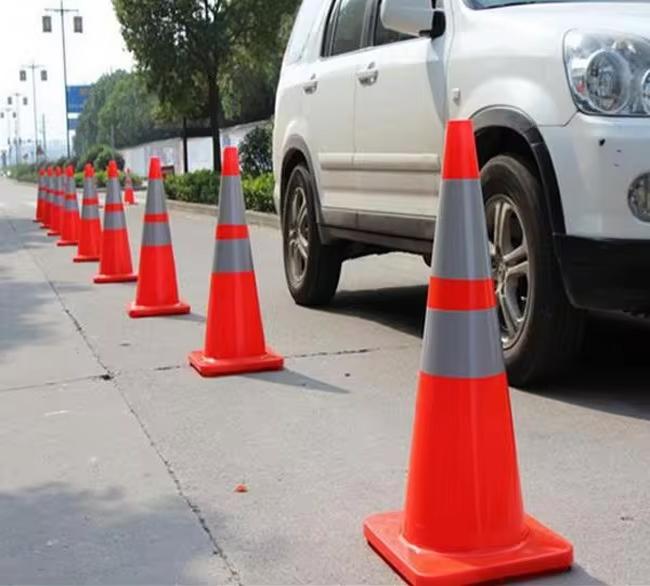 High Visibility PVC Road Safety Cones , Warning Reflective Road Cones